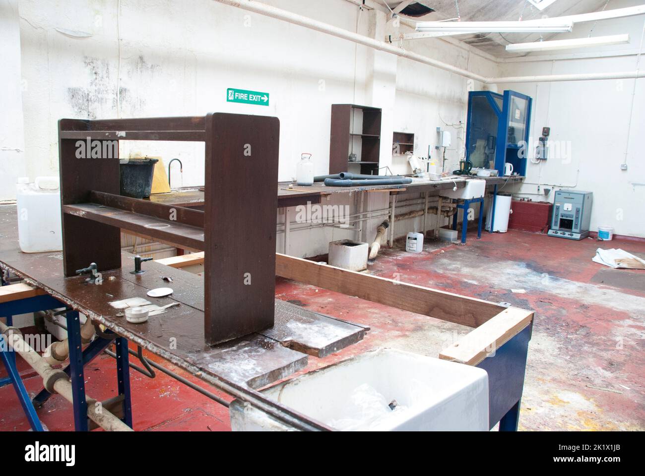 Abandoned scientific laboratory Stock Photo - Alamy