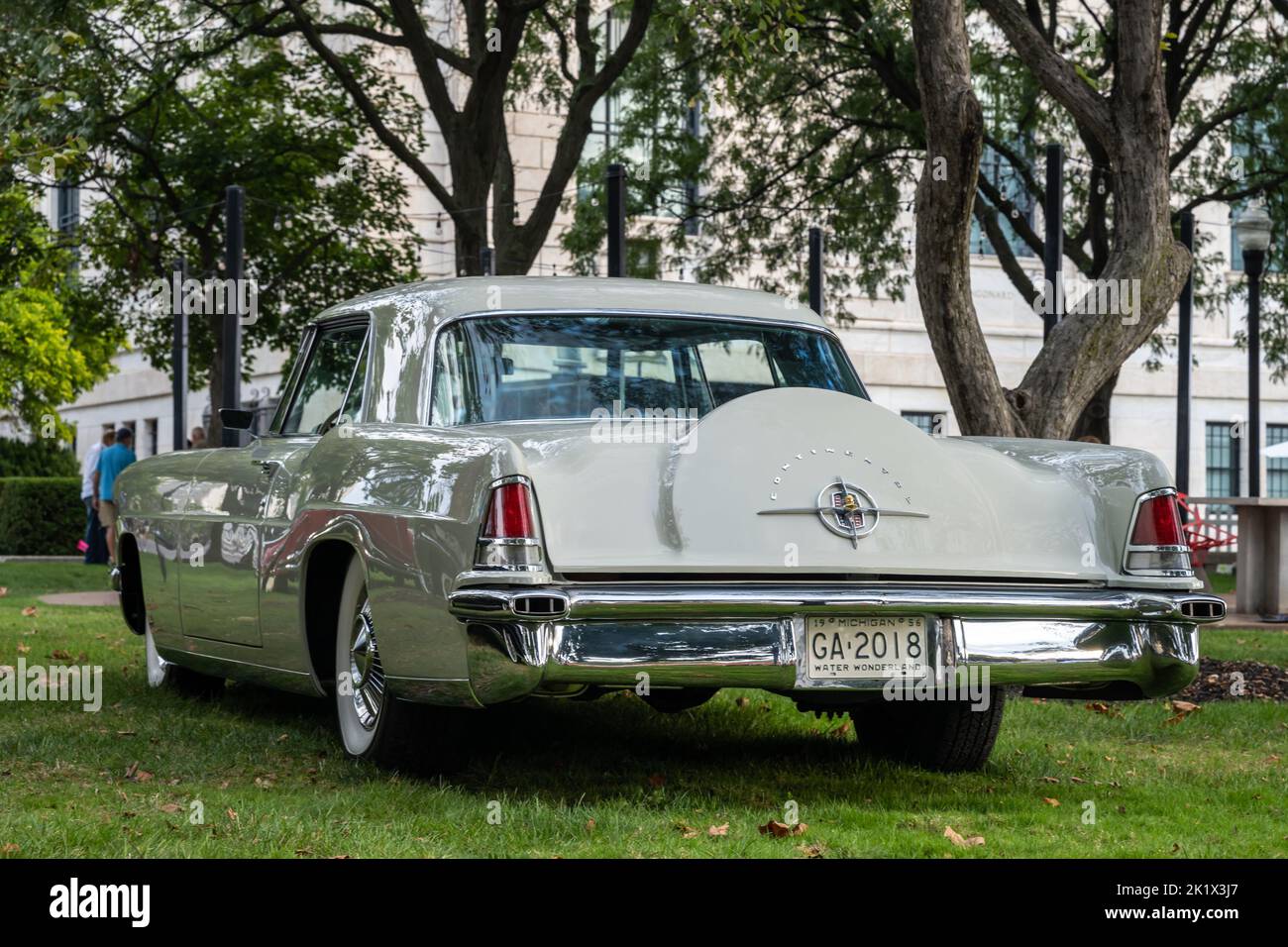 DETROIT, MI/USA - SEPTEMBER 18, 2022: A 1956 Lincoln Continental Mark ...