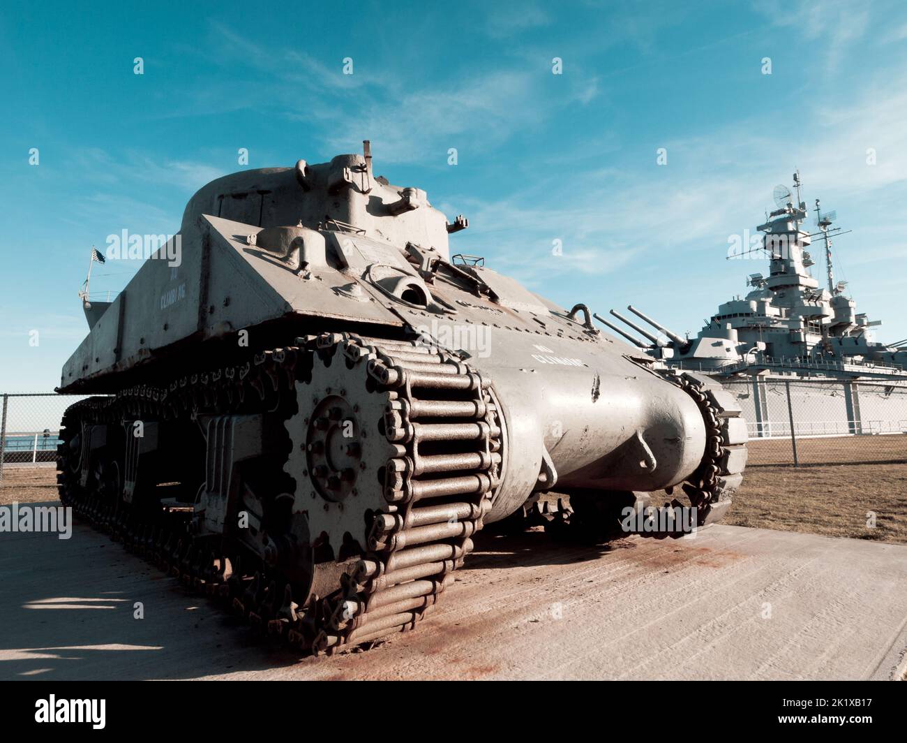 Mashine gun hi-res stock photography and images - Alamy