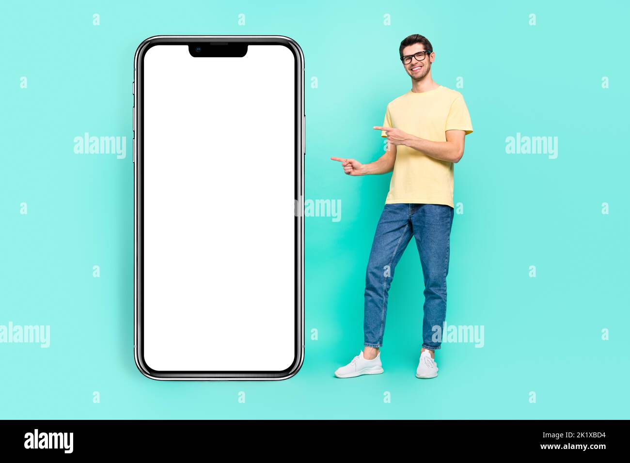 Full length photo of hr brunet guy index promo wear eyewear t-shirt ...