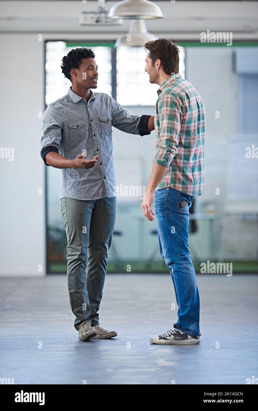 Chat workplace hi-res stock photography and images - Alamy