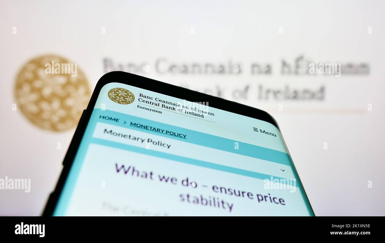 Bank of ireland logo hi-res stock photography and images - Alamy