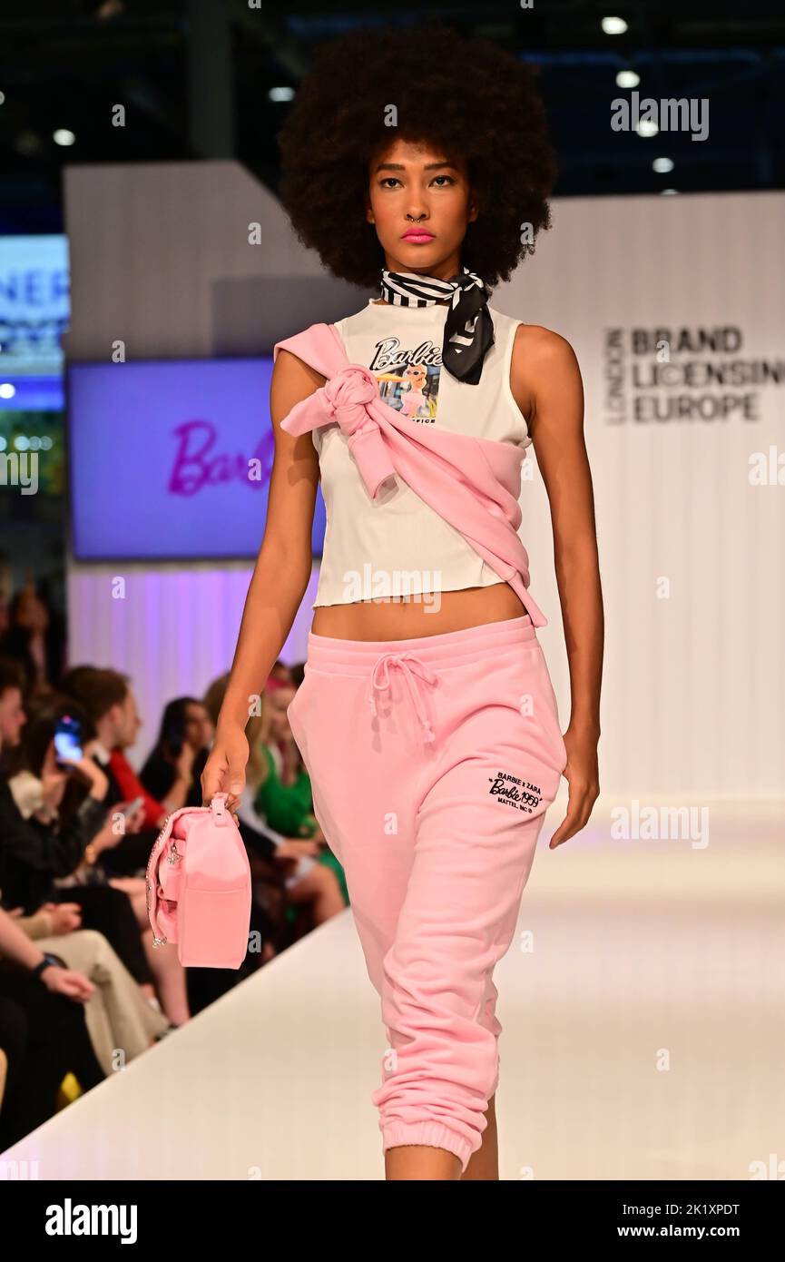 Mattel - Barbie, Barbie walk the talk in au courant looks from Balmain ...