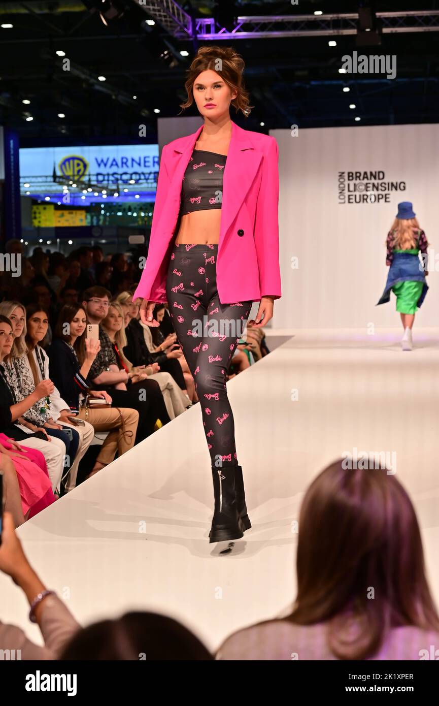 Mattel - Barbie, Barbie walk the talk in au courant looks from Balmain ...