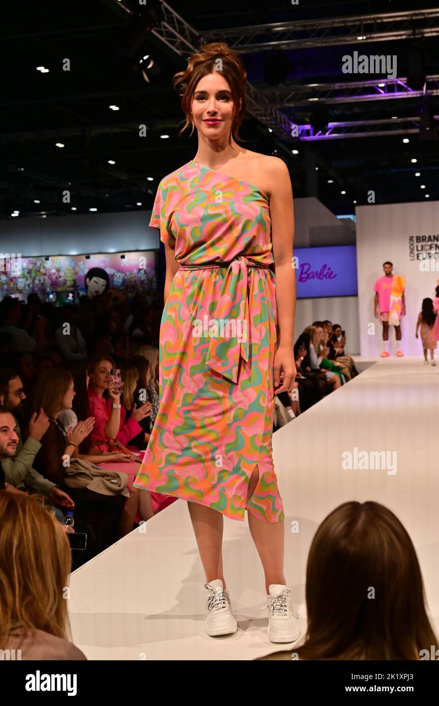 Mattel - Barbie, Barbie walk the talk in au courant looks from Balmain ...