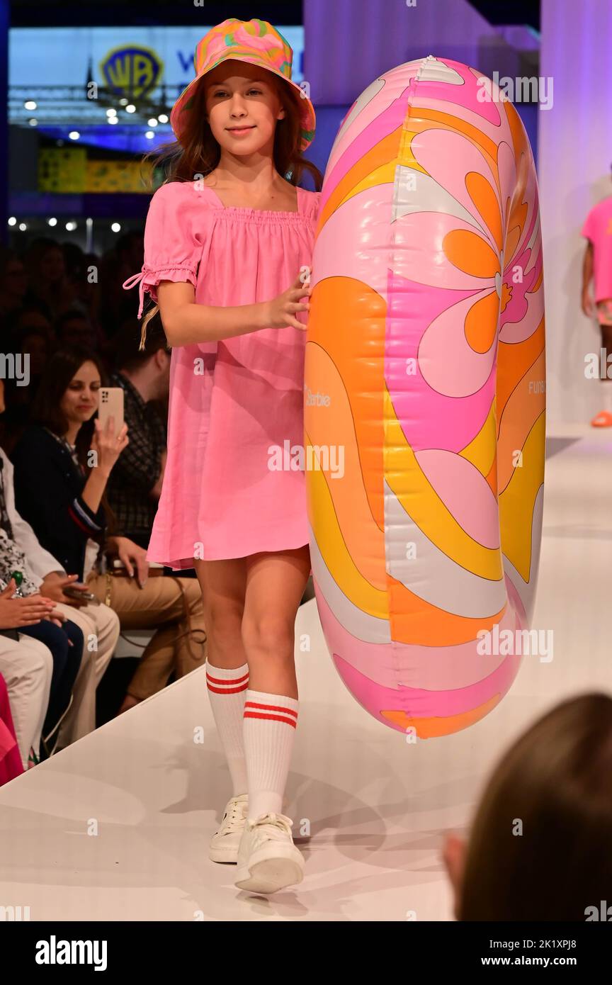 Mattel - Barbie, Barbie walk the talk in au courant looks from Balmain ...