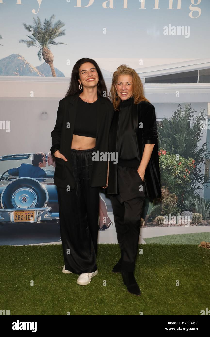 Sydney, Australia. 21st September 2022. Mia Morrissey and mother Lizzy ...