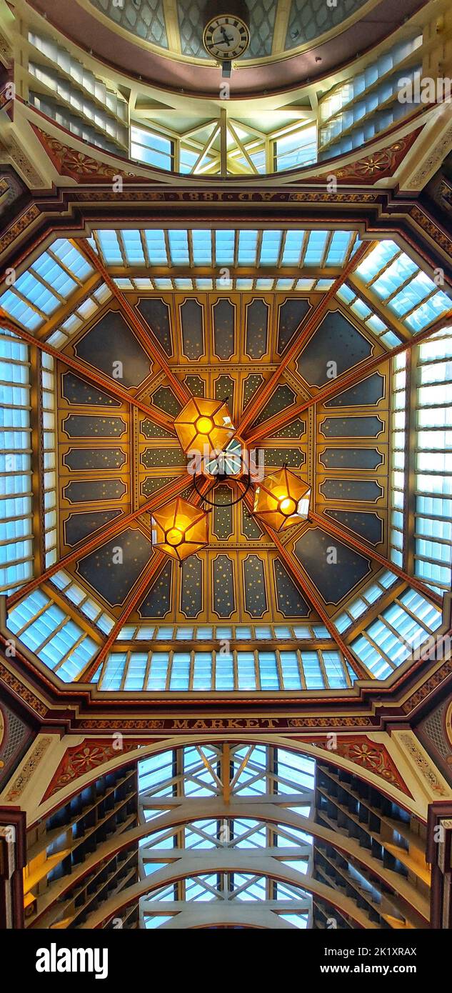 Medieval ceiling design hi-res stock photography and images - Alamy