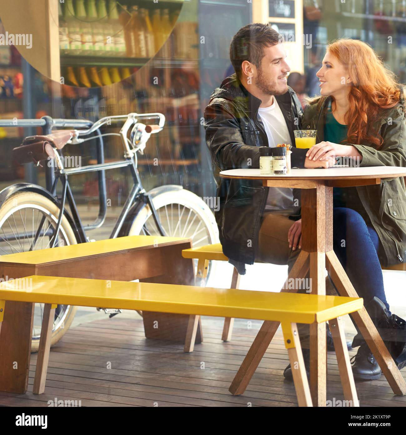 Perfect date beautiful young hi-res stock photography and images - Alamy