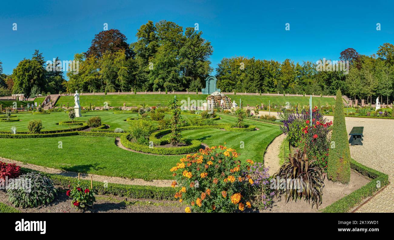 The formal baroque garden of the palace Het Loo Stock Photo - Alamy