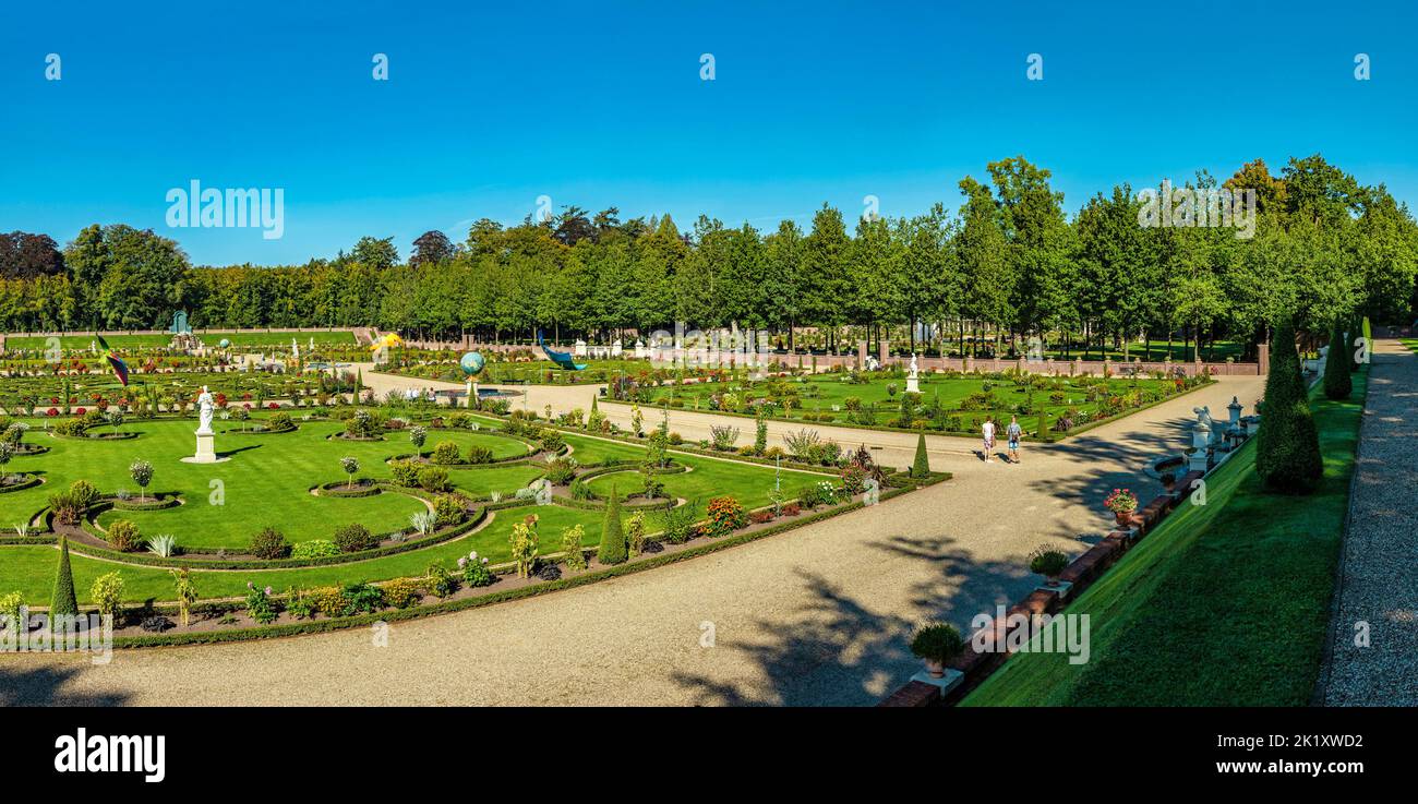 The formal baroque garden of the palace Het Loo Stock Photo - Alamy
