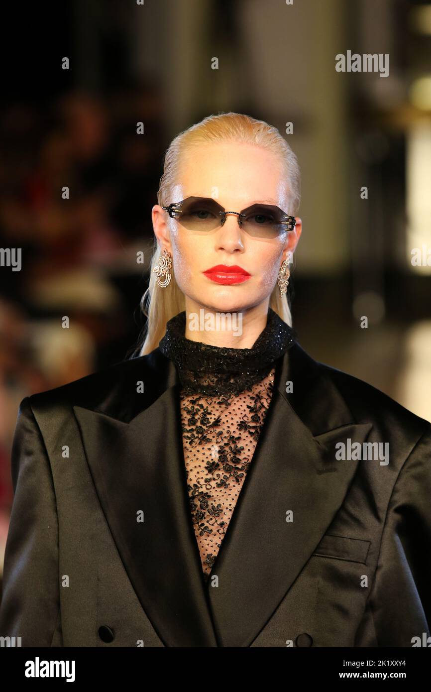 UNITED KINGDOM, London: 17th September 2022 A model on the catwalk at ...