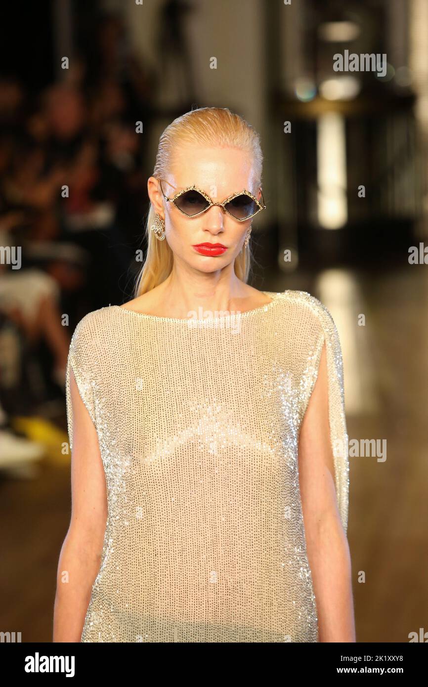 UNITED KINGDOM, London: 17th September 2022 A model on the catwalk at ...