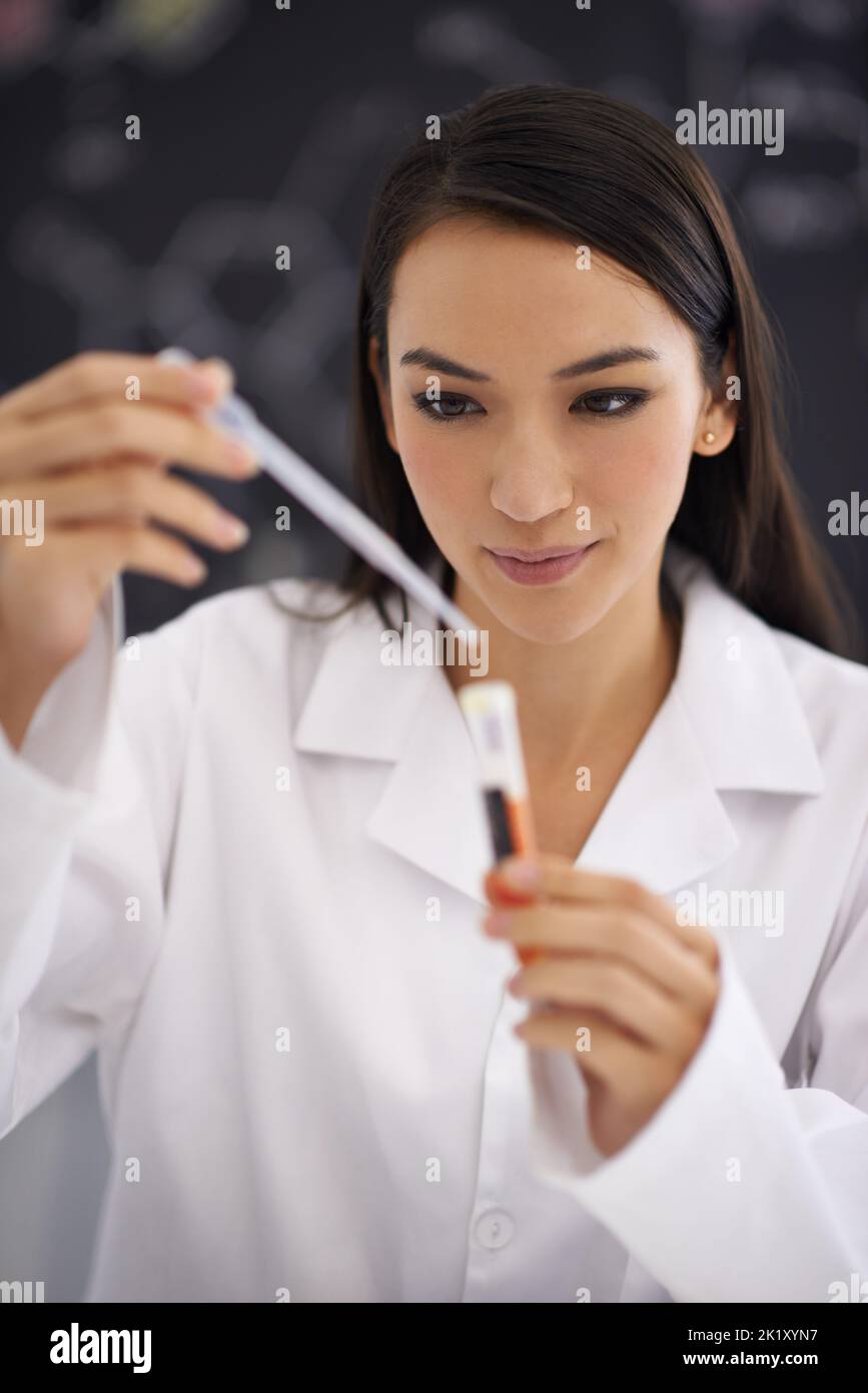 Using a test tube hi-res stock photography and images - Alamy