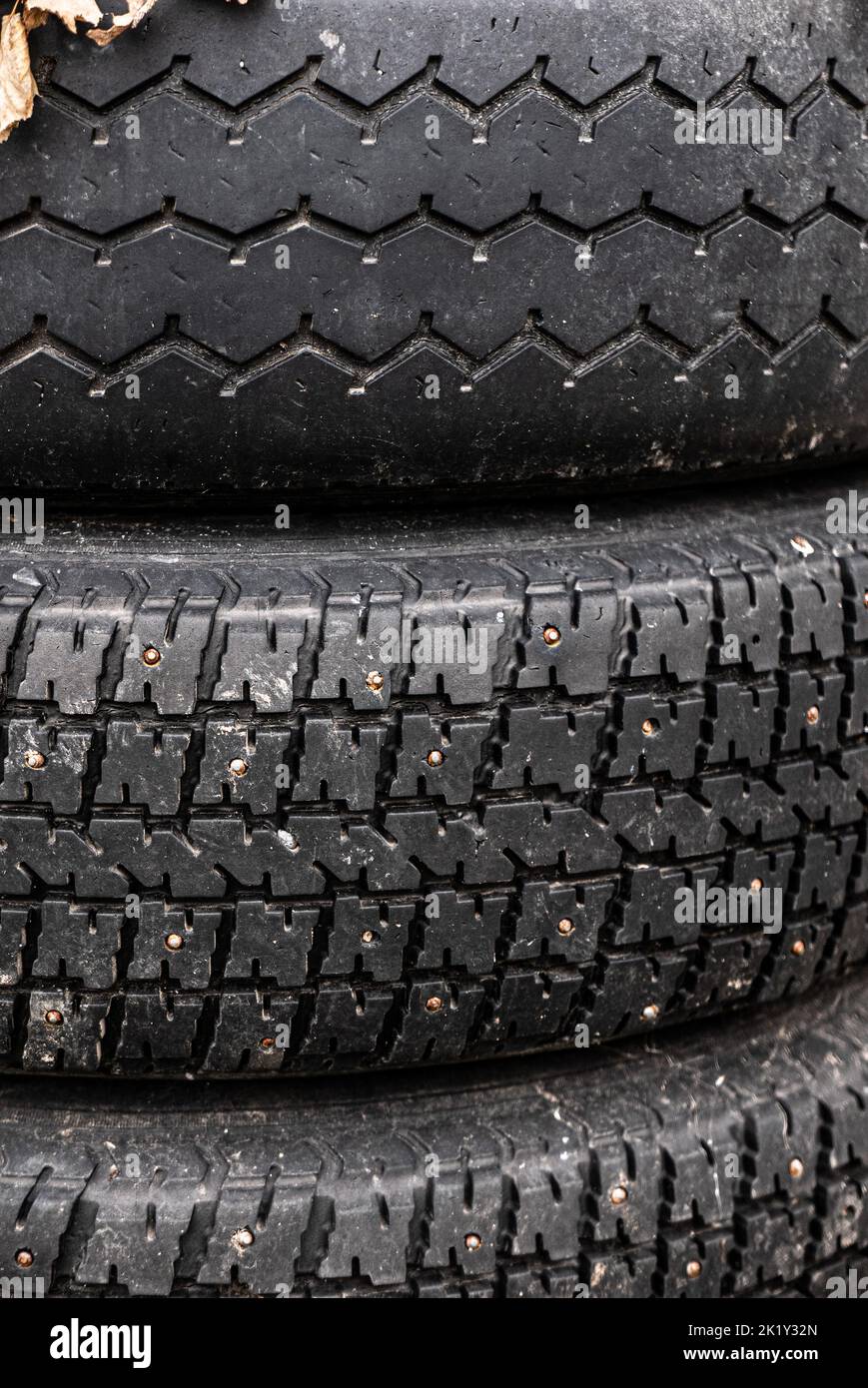 Old black tires background, a tires pattern Stock Photo - Alamy