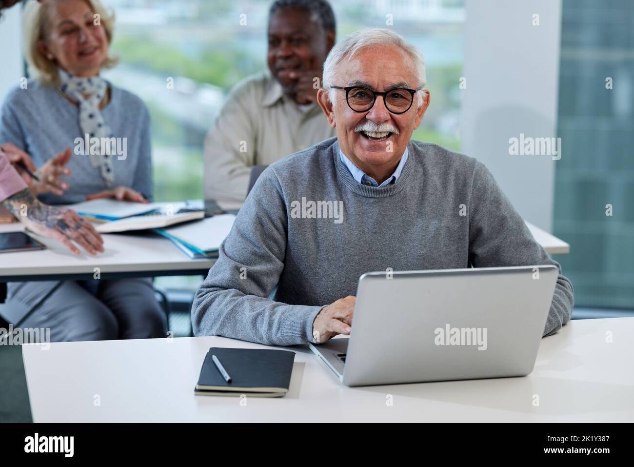 Group of elderly people diversity hi-res stock photography and images ...
