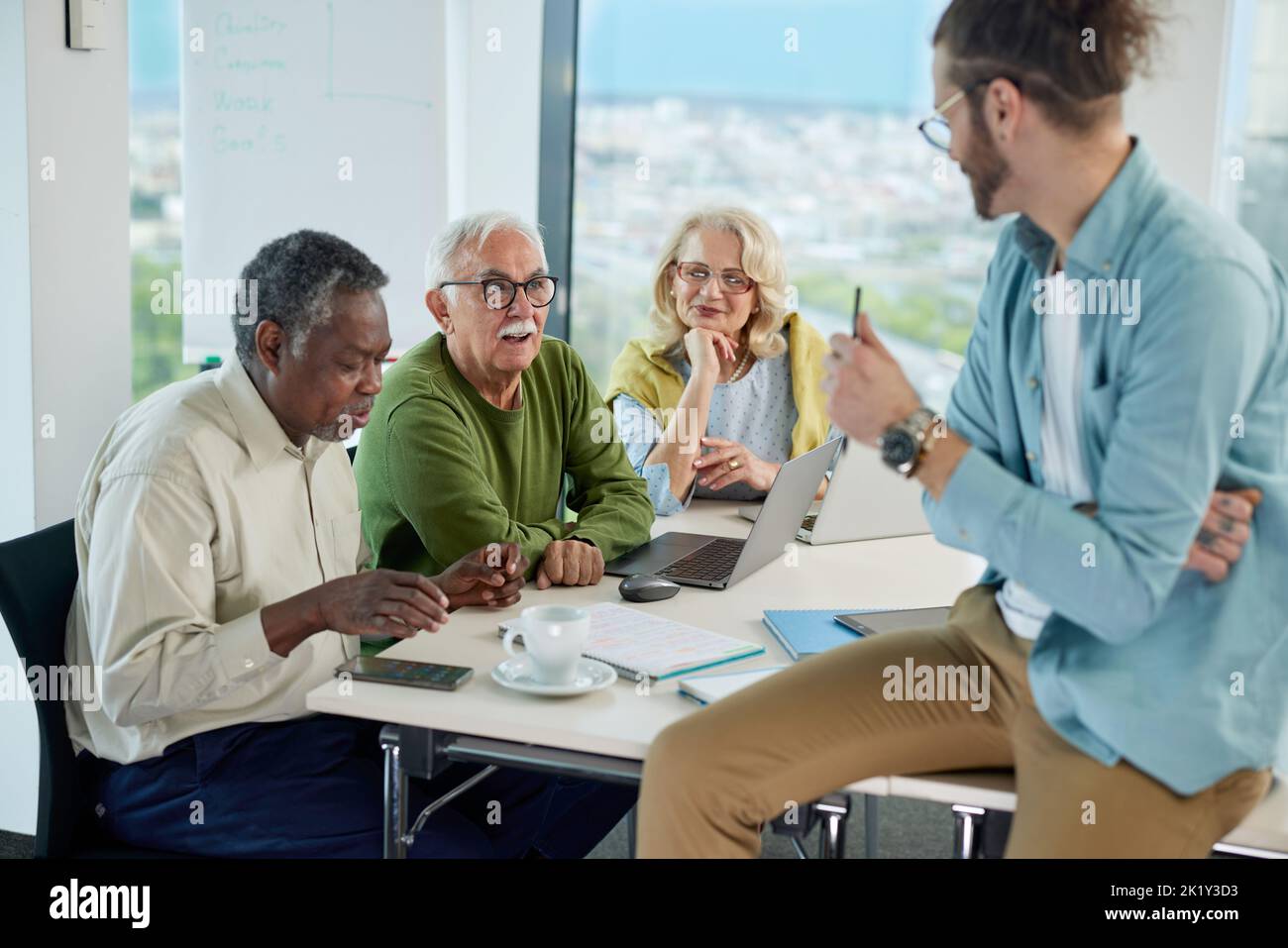 Asking for help classroom hi-res stock photography and images - Alamy