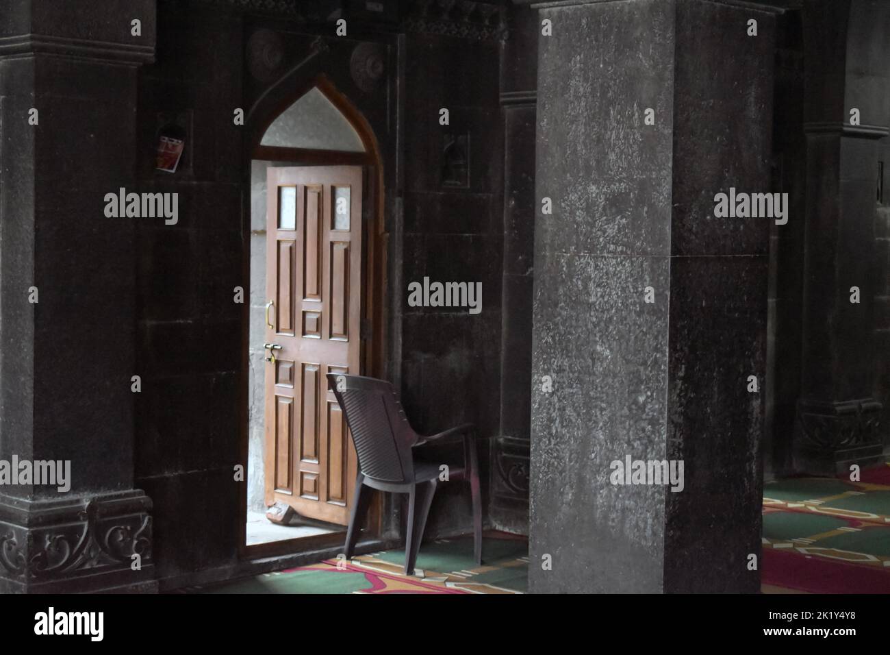 Roofless mosque hi-res stock photography and images - Alamy