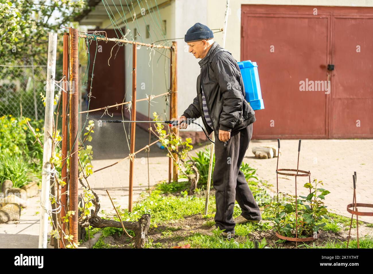 Herbicides person spraying hi-res stock photography and images - Alamy