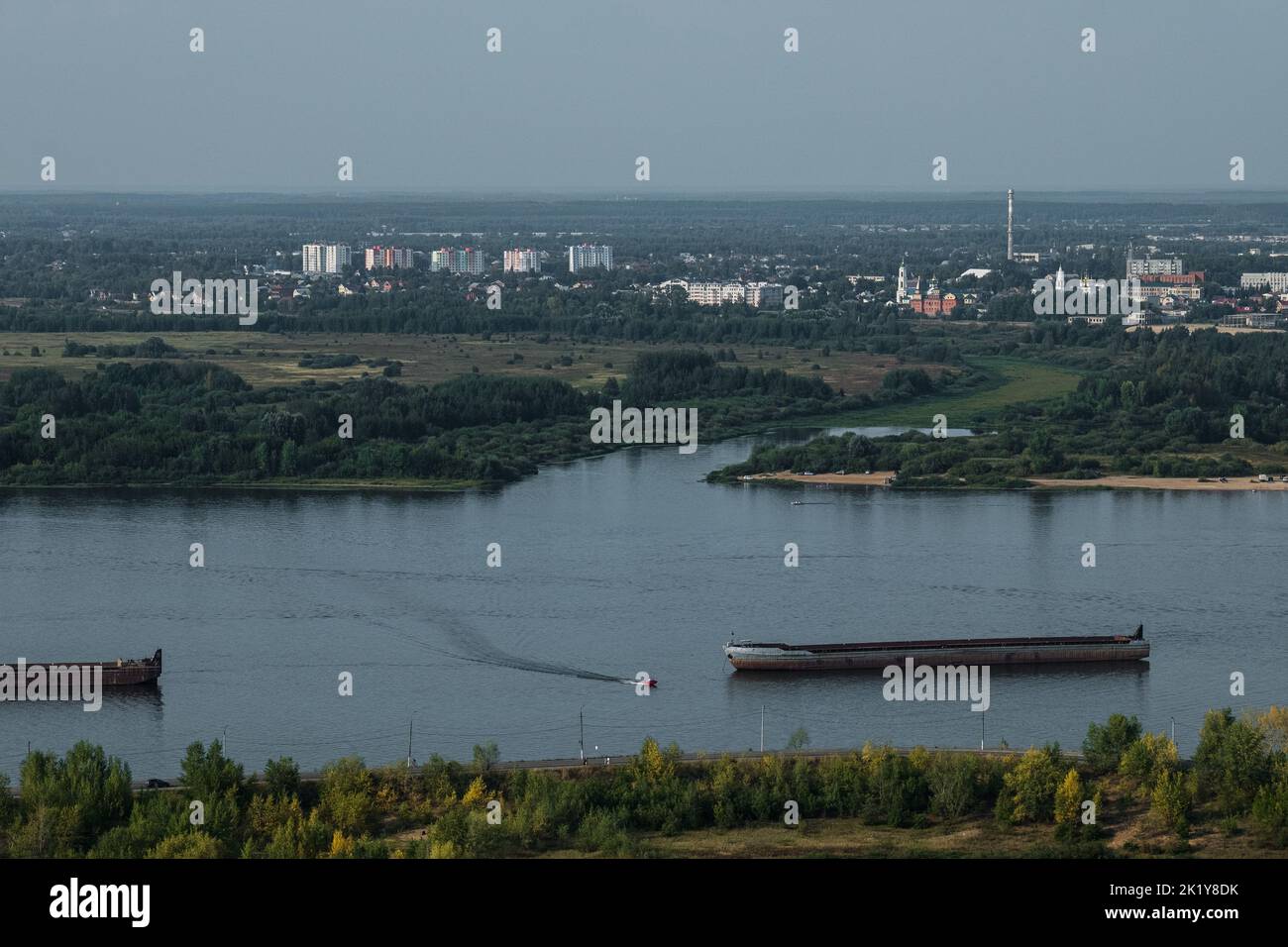 View of the Volga from the top of the embankment in Nizhny Novgorod Stock Photo - Alamy