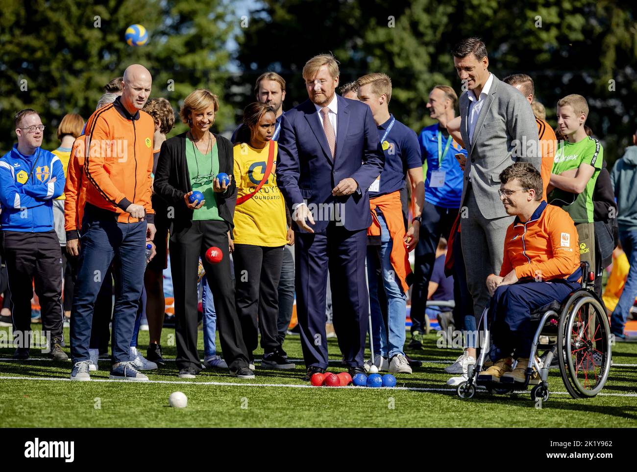 2022-09-21 13:22:27 AMSTERDAM - King Willem-Alexander visits the Cruyff ...