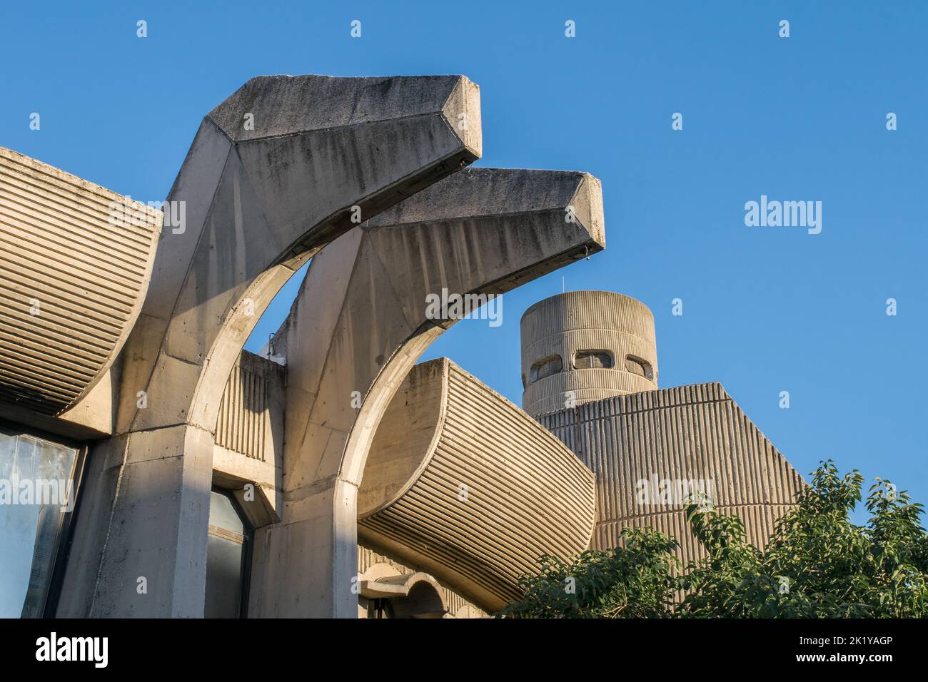 Old brutalist post office hi-res stock photography and images - Alamy