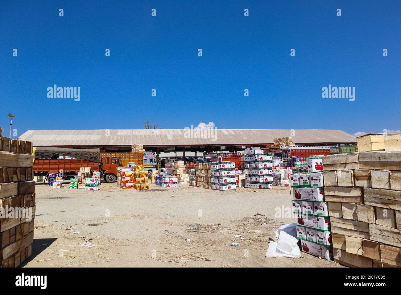 Azadpur wholesale market, delhi, india hi-res stock photography and ...