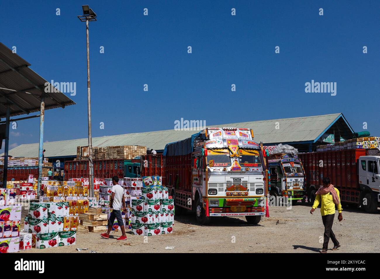 Azadpur wholesale market, delhi, india hi-res stock photography and ...