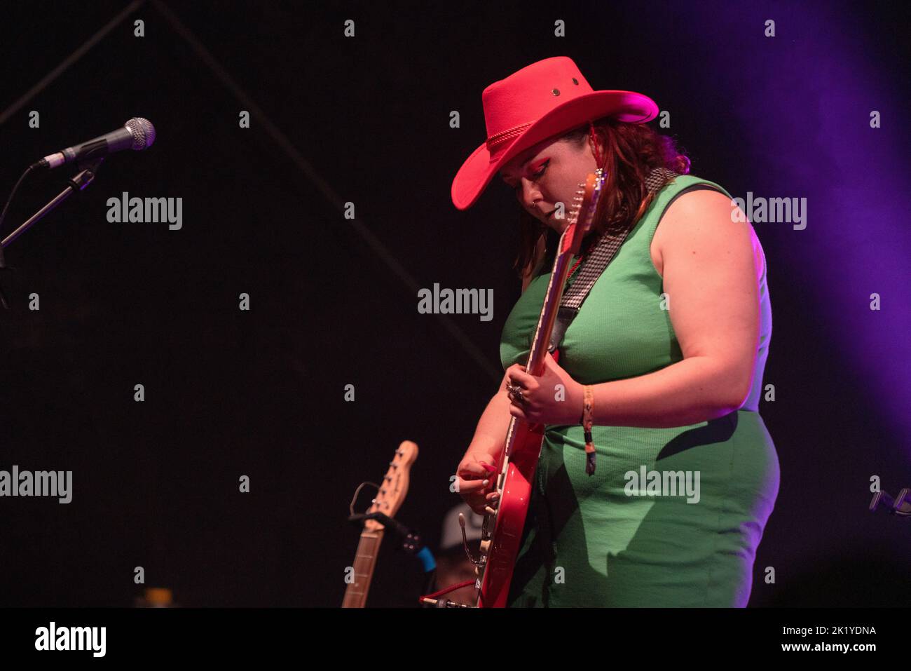 Hollie Singer of Adwaith play Walled Garden at Green Man 2022 music ...