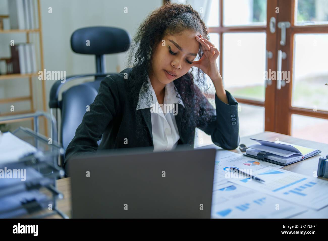 African Americans women entrepreneurs showing fear and anxiety Stock ... African Americans women entrepreneurs showing fear and anxiety Stock ...