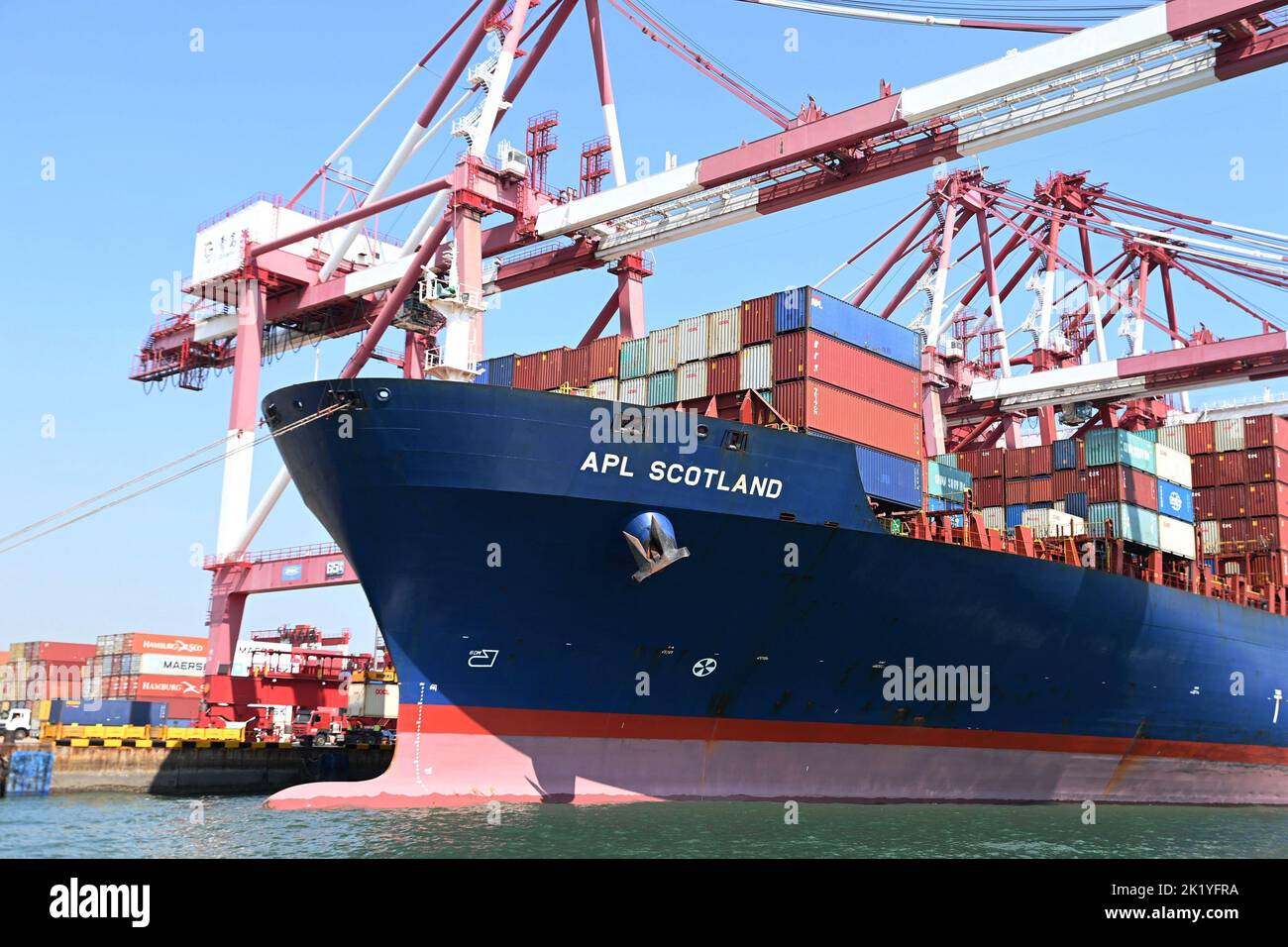 QINGDAO, CHINA - SEPTEMBER 21, 2022 - Freighters load and unload ...