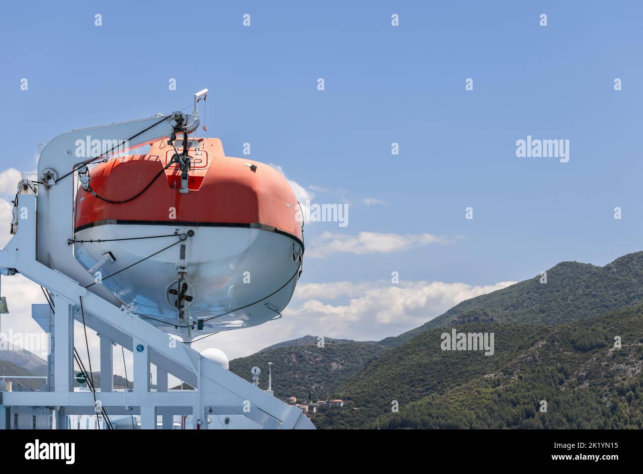 Small, rigid and inflatable lifeboat or liferaft carried for emergency ...