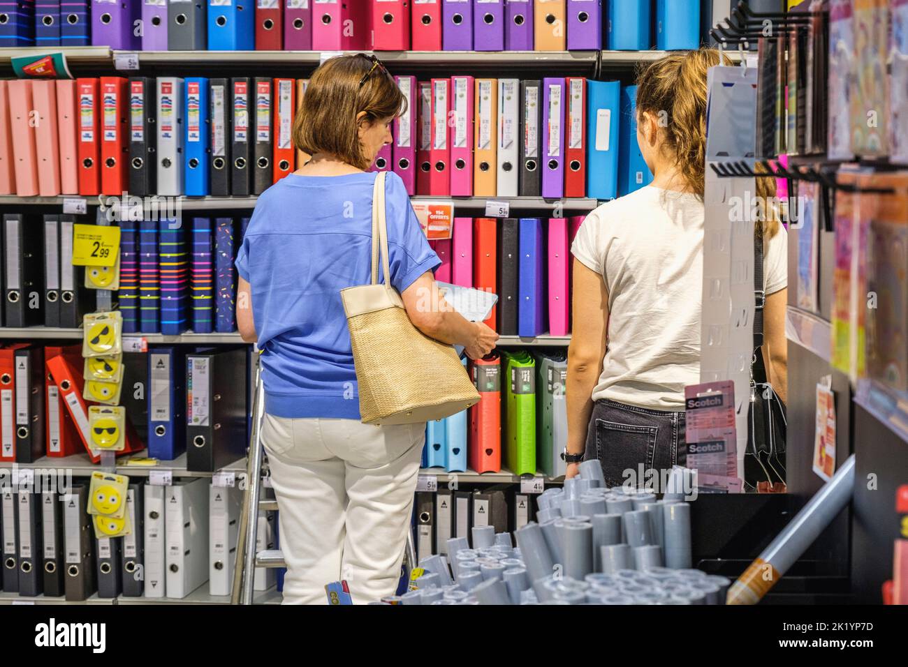 Fournitures scolaires hi-res stock photography and images - Alamy