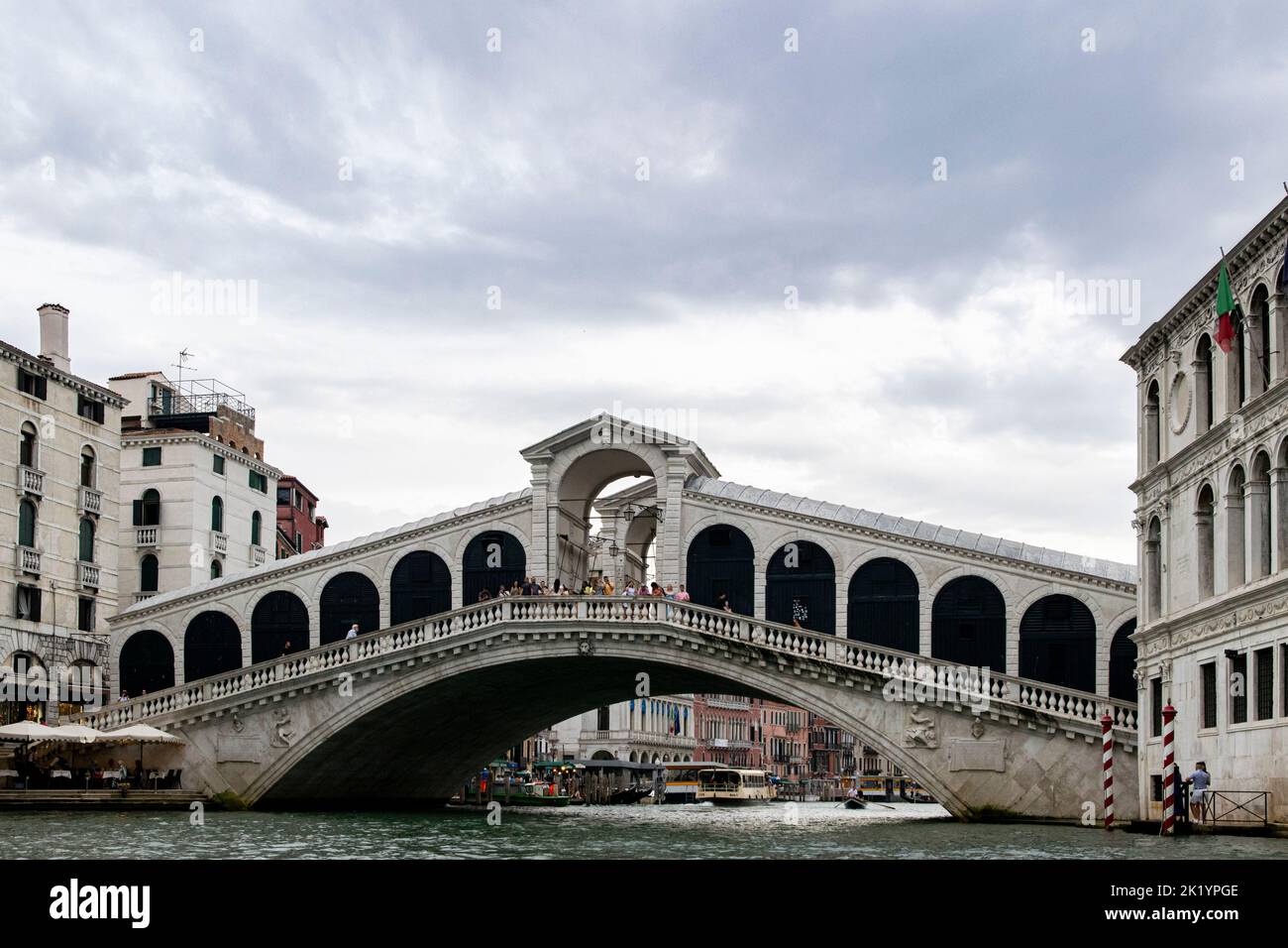 The Rialto bridge, Venice, Italy Stock Photo - Alamy