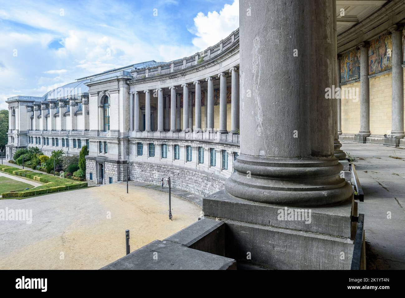 Vue de l'hemicycle des arcades du cinquantenaire | View on the ...
