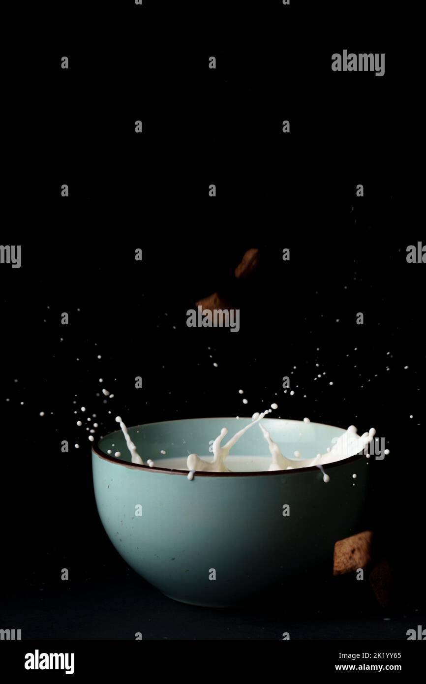 Falling cereal flakes hi-res stock photography and images - Alamy