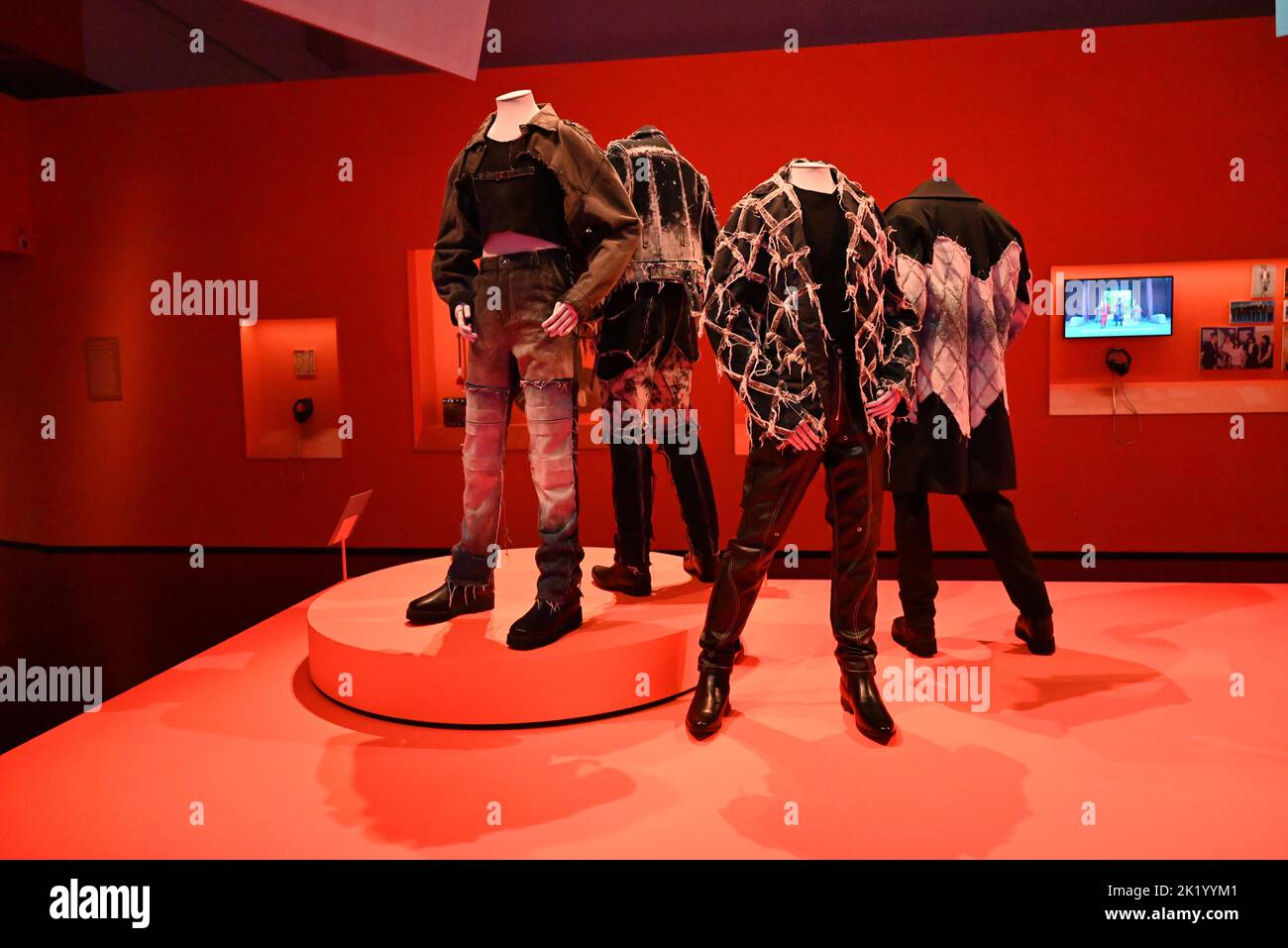 Hallyu ! The Korean Wave (24 September 2022 -25 June 2023 ) vam.ac.uk ...