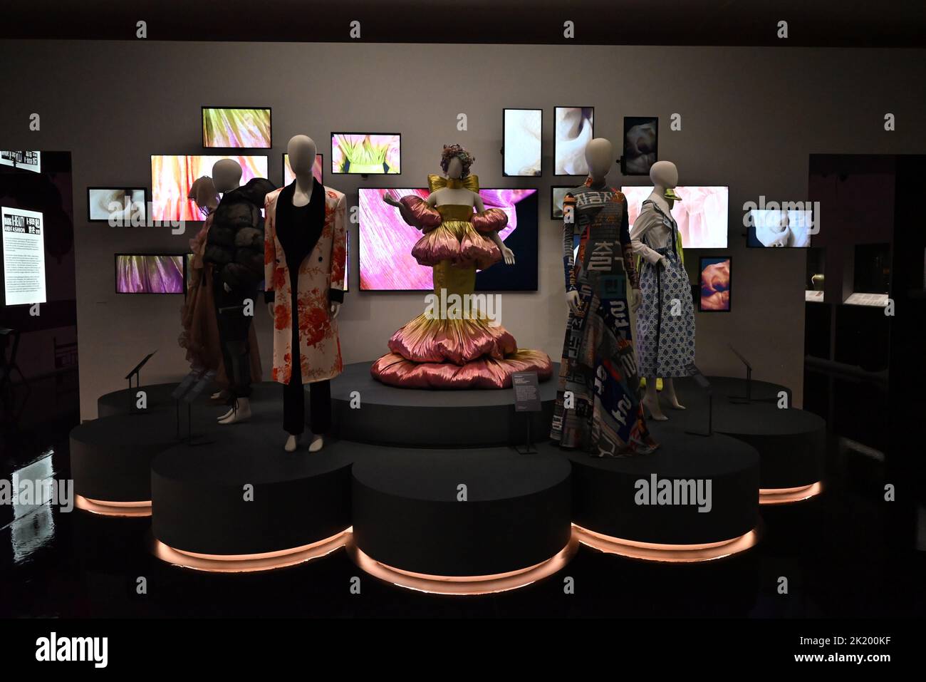 Hallyu ! The Korean Wave (24 September 2022 -25 June 2023 ) vam.ac.uk ...