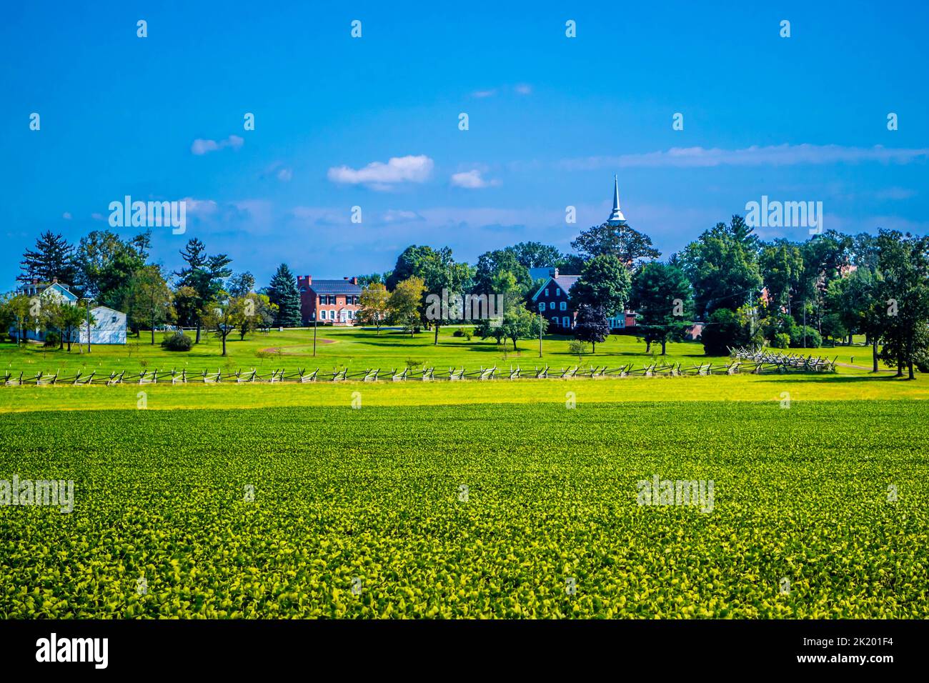 The green pasture inside the grounds of Gettysburg, Pennsylvania Stock ...