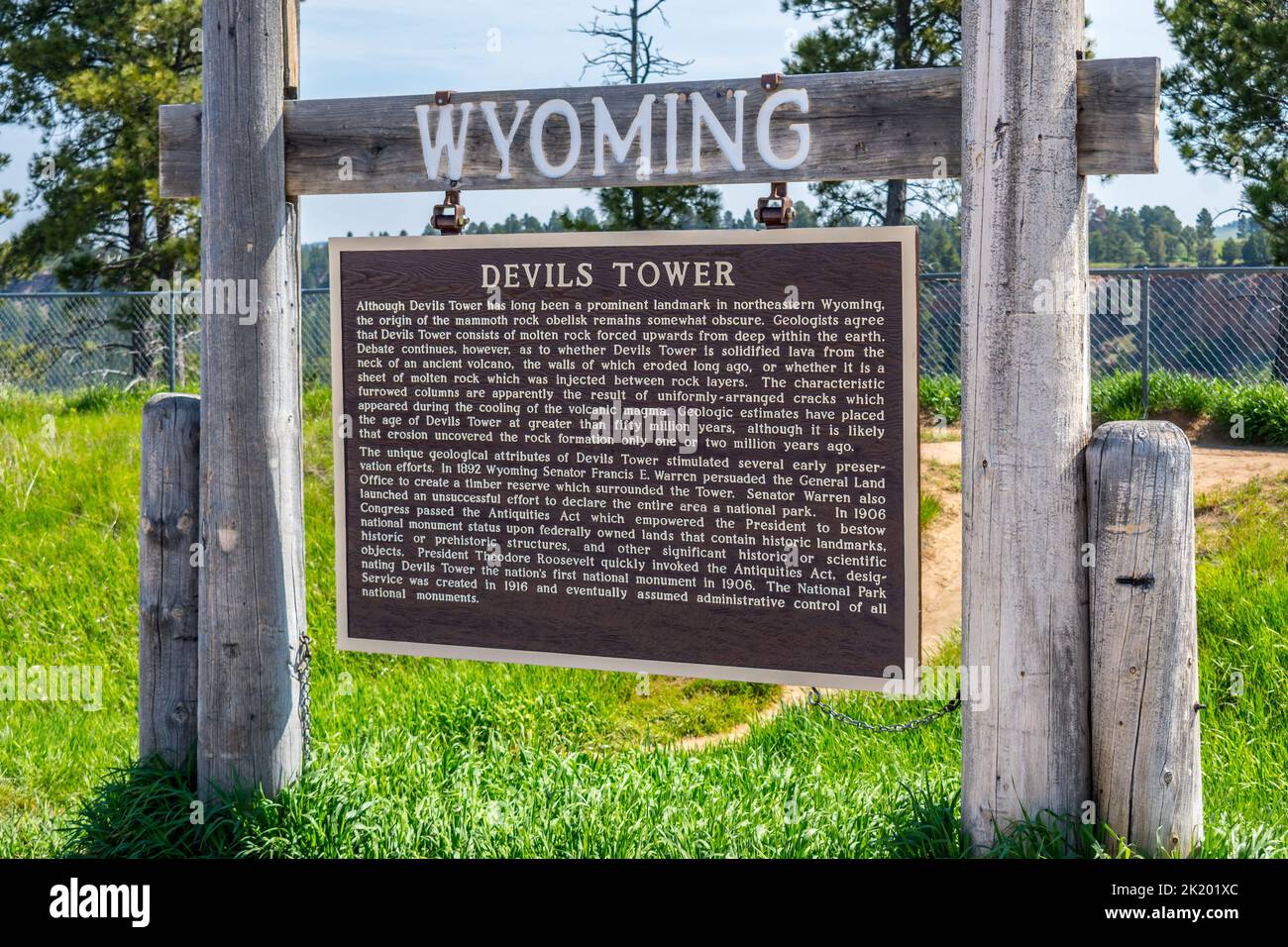 Sign to devils tower national monument hi-res stock photography and ...