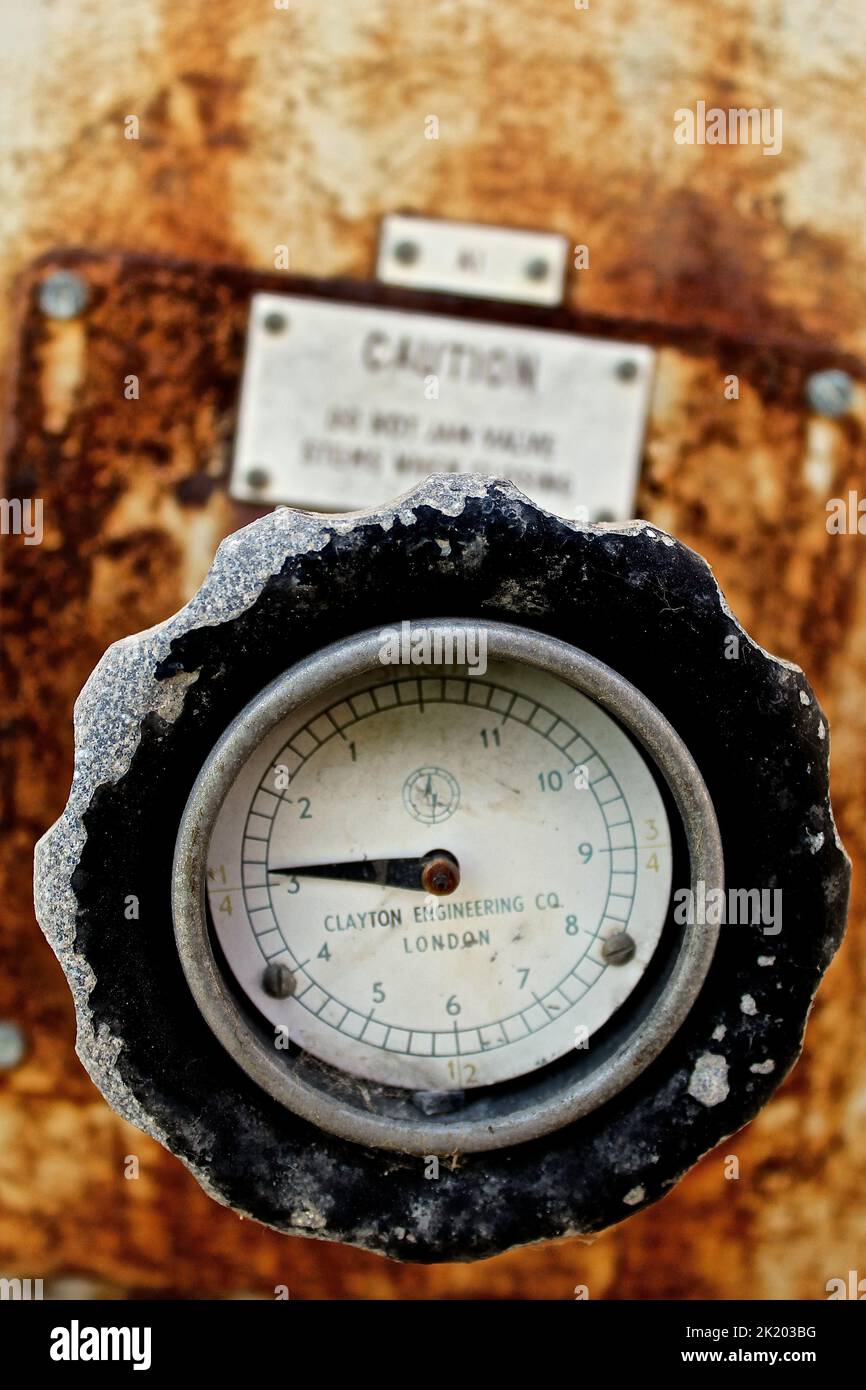 Broken machine hi-res stock photography and images - Alamy