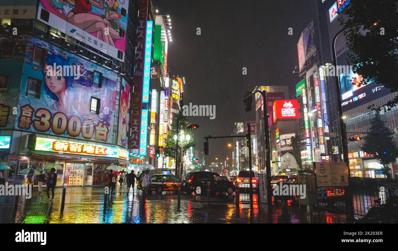 Busy street life of the Japanese capital, Tokyo Stock Photo - Alamy