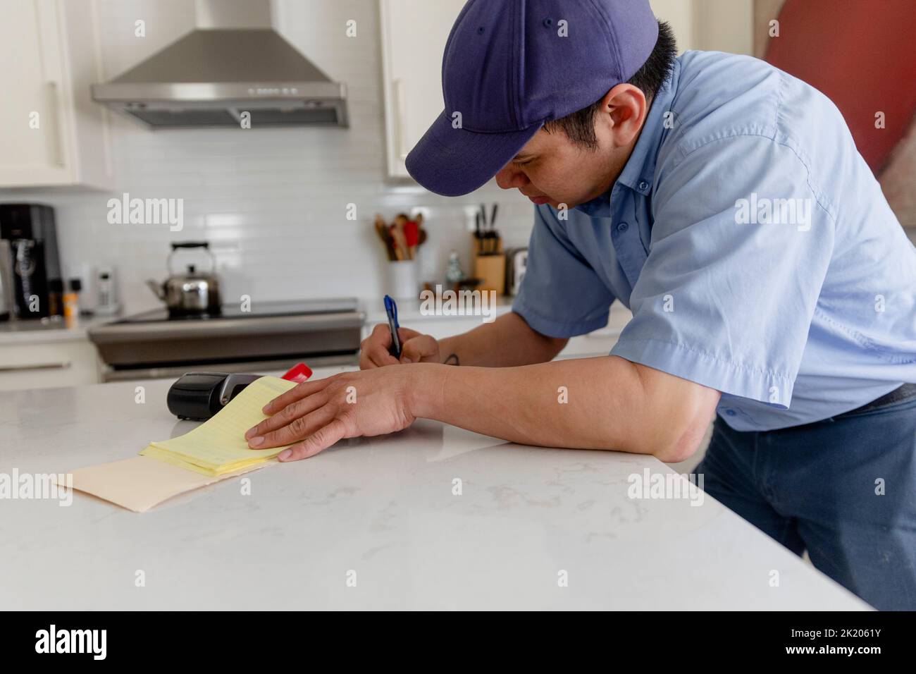 Receipt paperwork hi-res stock photography and images - Alamy