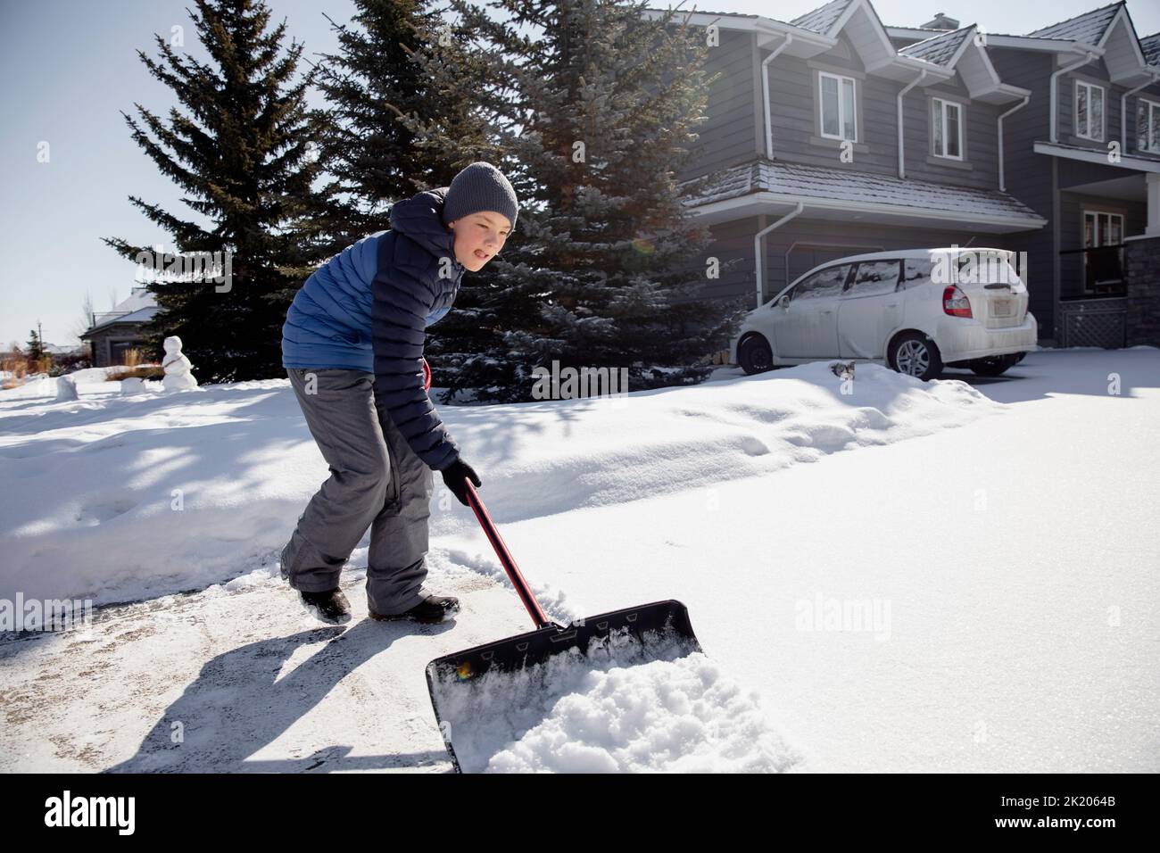 Shovelling hi-res stock photography and images - Alamy