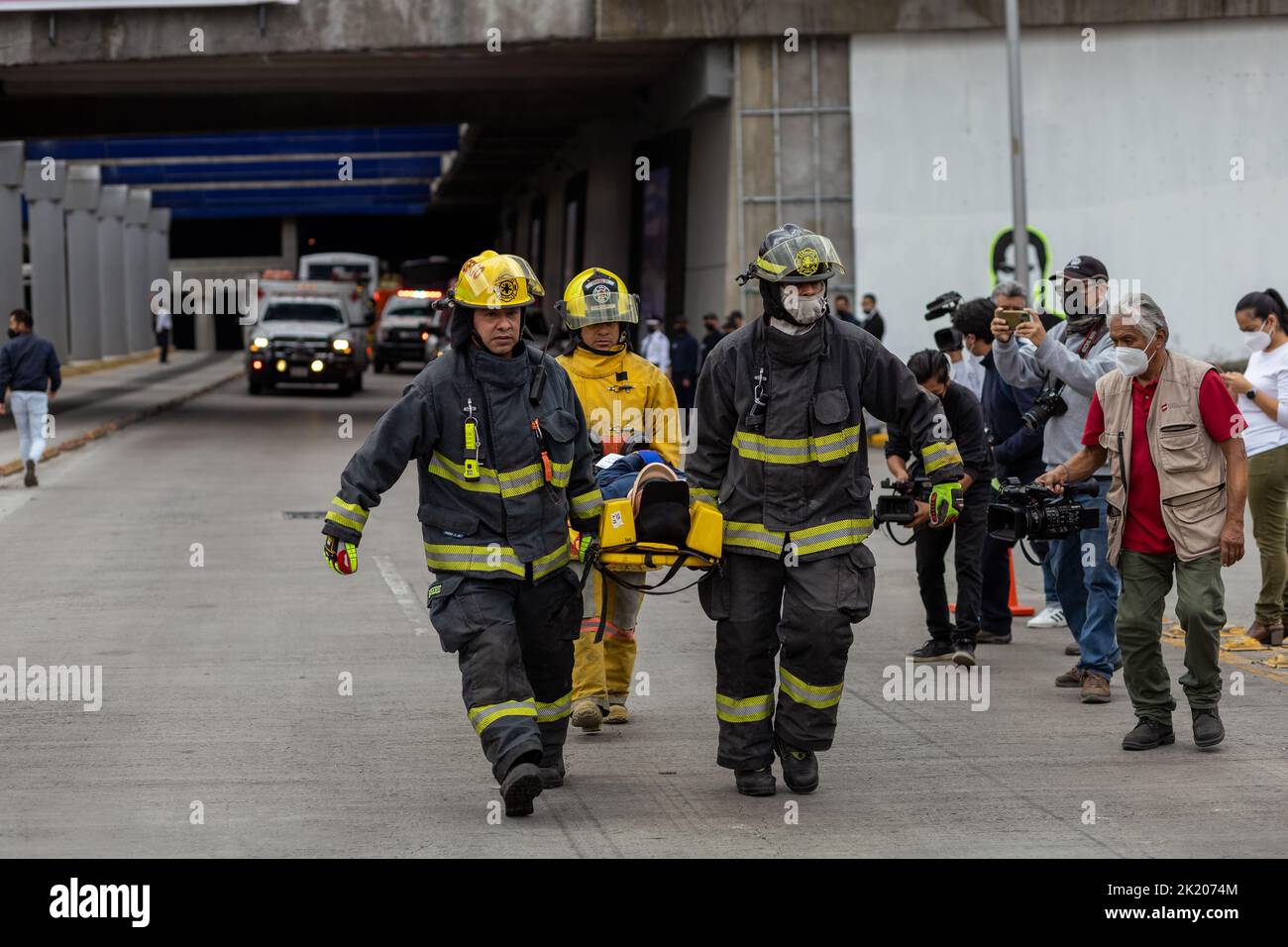 Emergency forces participated in a drill at the Juárez-Serdán road ...