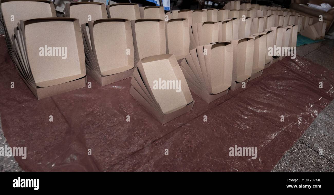 Cardboard boxes prepared for lunch packets in domestic Stock Photo - Alamy