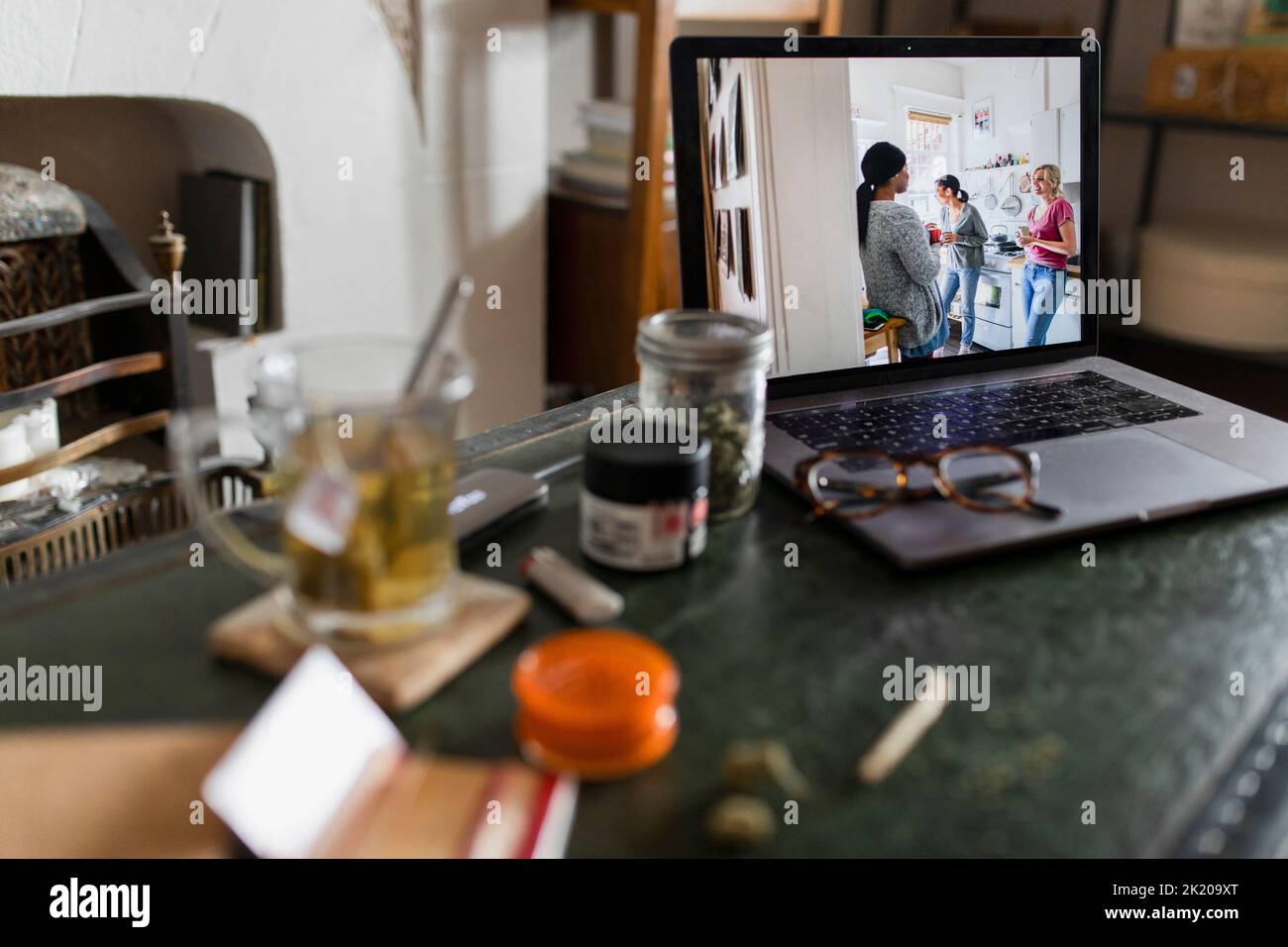 Joint alternative hi-res stock photography and images - Alamy