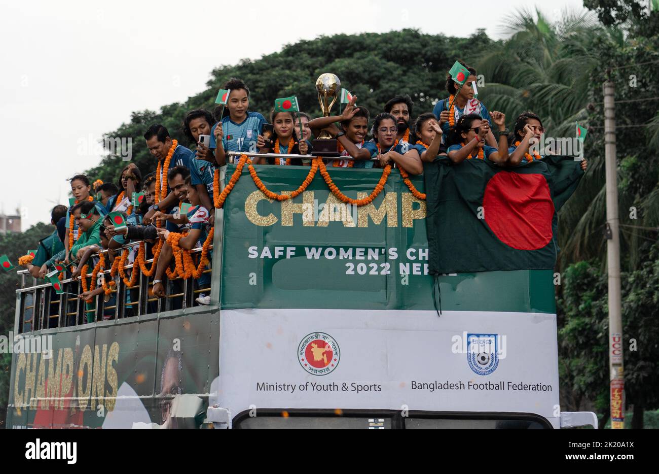 Bangladesh women's national football team returns Dhaka after won SAFF ...