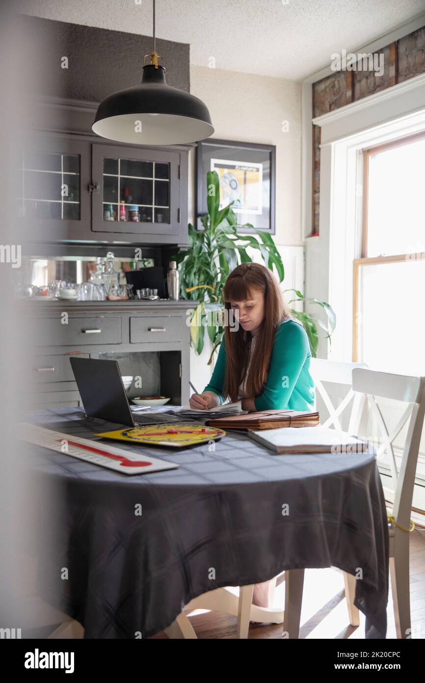 Female papers hi-res stock photography and images - Alamy