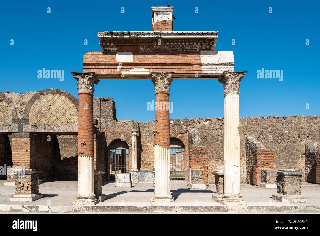 Portal in ruins of ancient roman temple in Pompei Stock Photo - Alamy